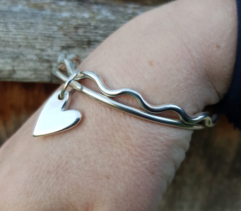 Double Squiggle Bangle with Chunky Heart Charm – Silverpickle