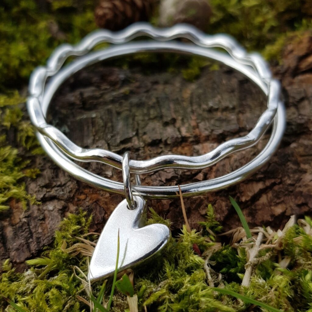 Double Squiggle Bangle with Chunky Heart Charm – Silverpickle